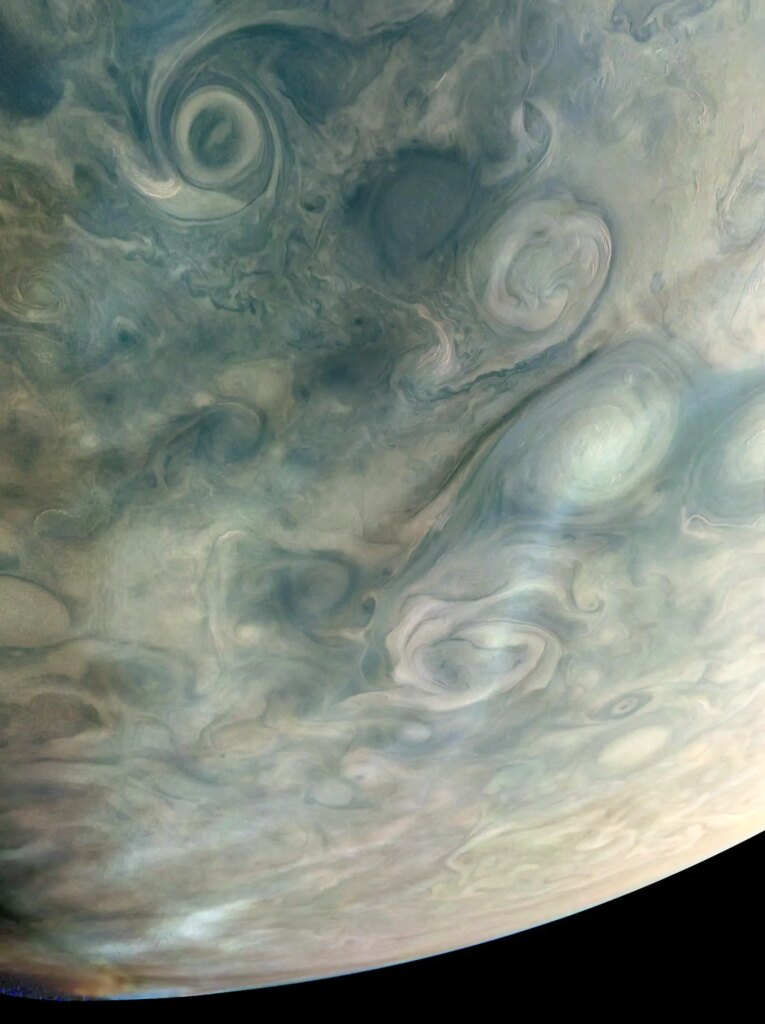 NASA's Juno Spacecraft Reveals Stunning Image of Jupiter's Atmosphere ...